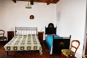 Casa | 1 quarto, individualmente mobiliados