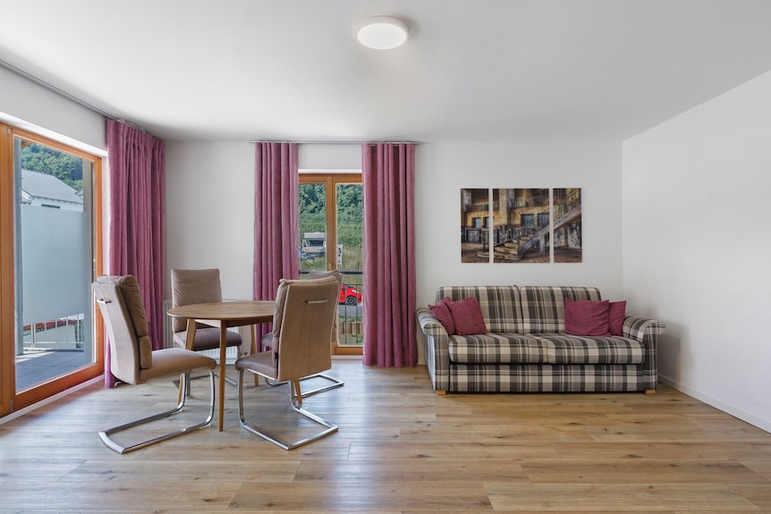 Apartment 'Bergblick' With Mountain View, Balcony And Wi-fi - Radolfzell