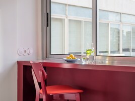 Estúdio superior | Roupas de cama premium, frigobar, cofres nos quartos