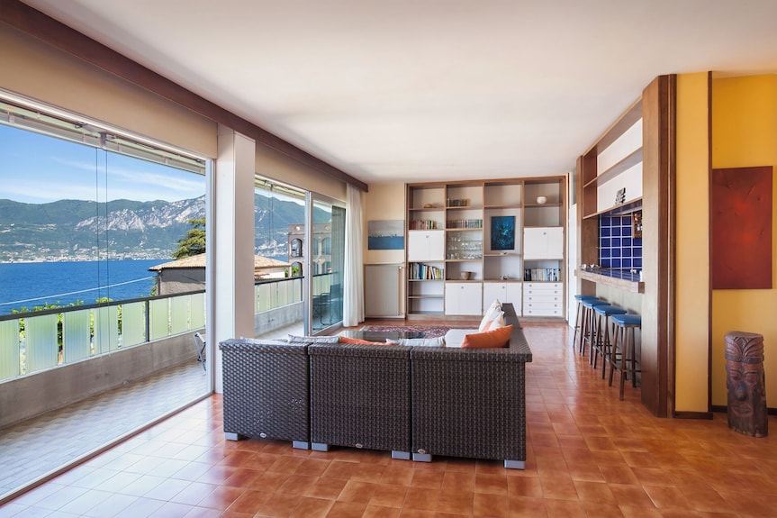 Casa Rolf - Large Apartment With Lake View, Casa Rolf - Grande Appartamento Vista Lago - Torri del Benaco