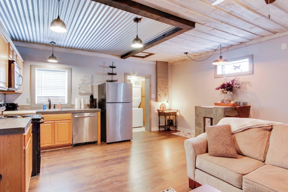 2 Mi To Self Regional Mc: Updated Apartment - Greenwood, SC