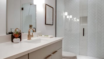 Casa | 4 quartos, acesso à internet de alta velocidade