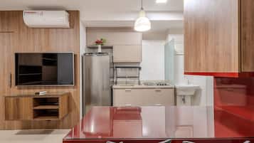 Apartamento básico | Cozinha privada | Talheres/pratos/utensílios de cozinha