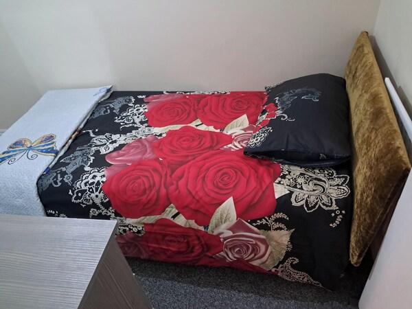 Apartment Sleeps 3 - Garden, Pets Welcome - Ilford