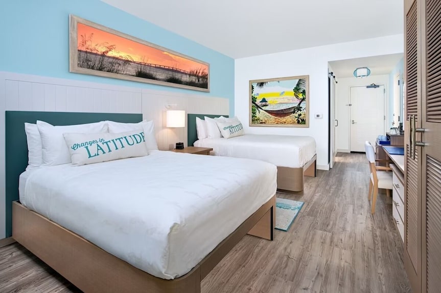 Stay On The Beach W/ Outdoor Pool Access + Firepits & Dining - Sanibel Island