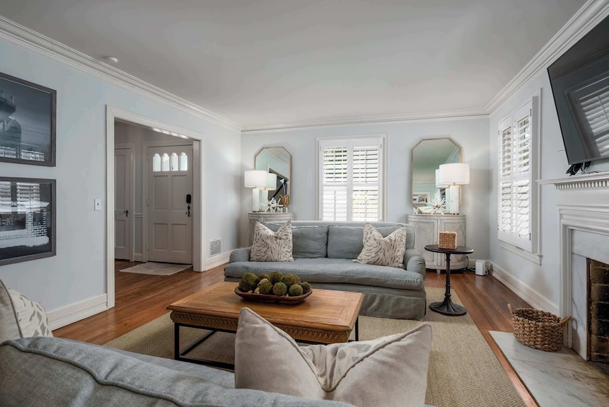 Colonial On 15th - Walk To Campus- 3br 3ba- 5 Tvs - タスカルーサ, AL