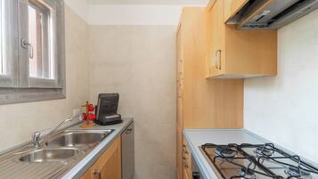 Casa, 3 quartos, vista para o mar | Cozinha privada | Um frigorífico, um forno, uma placa de cozinha