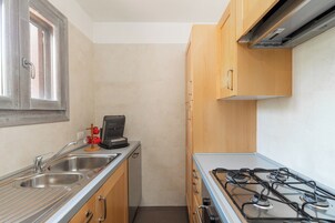 Casa, 3 quartos, vista para o mar | Cozinha privada | Geladeira, fogão, cooktop, máquina de café expresso