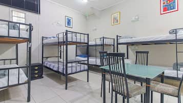 Villa | Cortinas/cortinados opacos, ferro/tábua de engomar, Wi-fi grátis