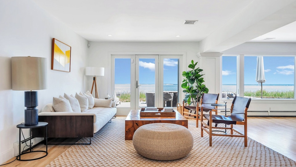 Bayfront Luxury Retreat With Heated Pool, Private Beach, And Sweeping Water... - Palmer Vineyards, Riverhead