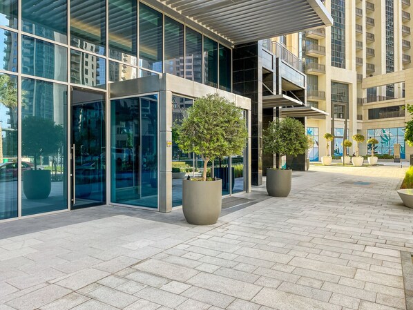 Blueground | Dubai Creek Harbour, pool, nr Creek Reviews, Deals ...