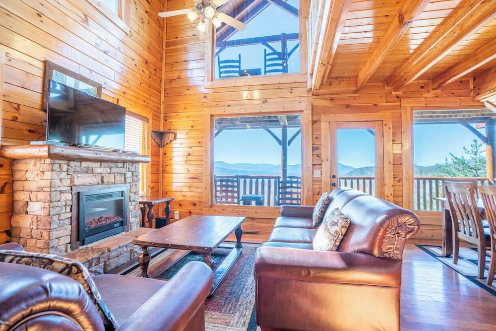 Top Of The World - Sevierville, TN