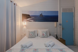 Quarto casal ou duplo standard | Escrivaninha, Wi-Fi de cortesia