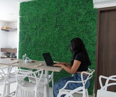 TV de tela plana 45 polegadas com canais a cabo