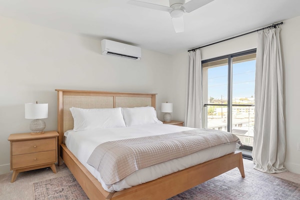 Modern 5bdr, Mins To Sunset Cliffs & Ocean Beach Point View Luxe By Avantstay - San Diego, CA