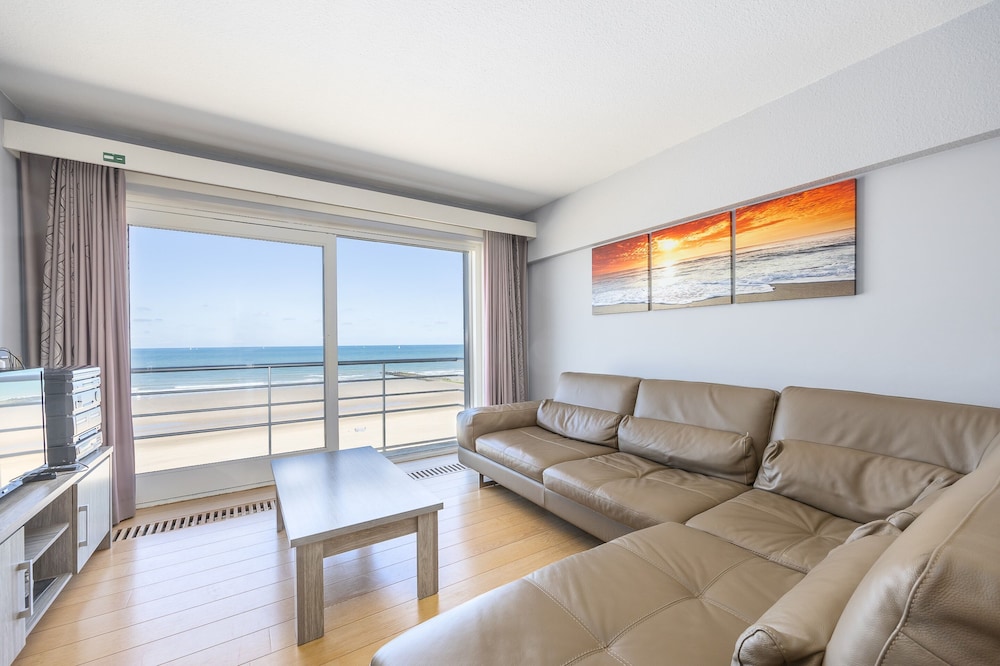 Charming Apartment With Sea View And Parking Space - Middelkerke