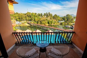 Quarto Superior, vista para a piscina | Vista do quarto