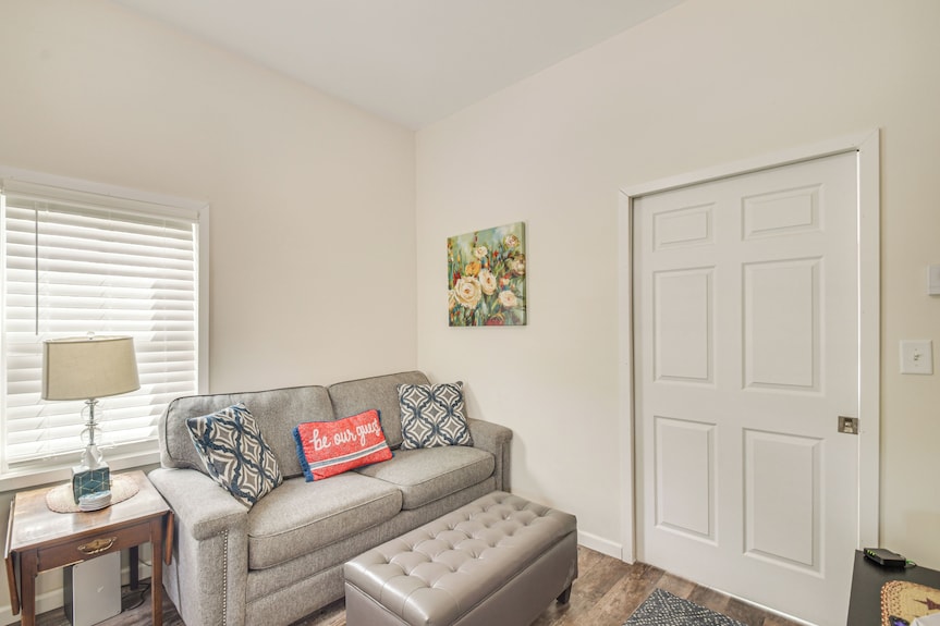 Mississippi River Retreat W/ Views: Walk To Water - Illinois