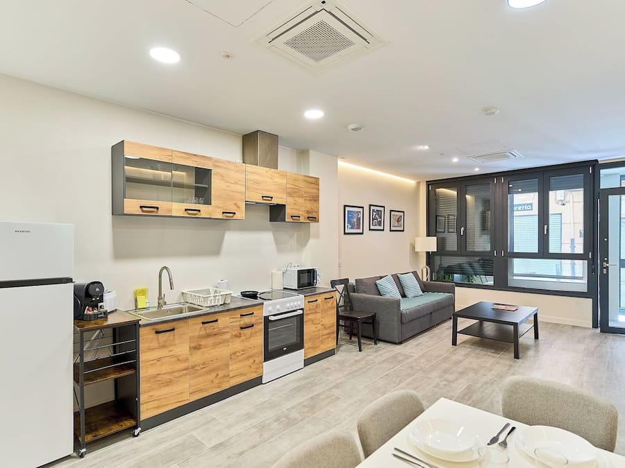 Apartamento superior | Roupas de cama premium, edredons de pluma, individualmente decorados