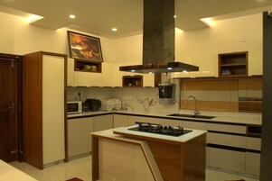 Pequeno-almoço completo diário incluído 