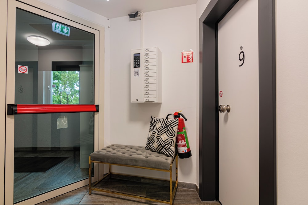 Nine Rooms Pension - Karlsruhe