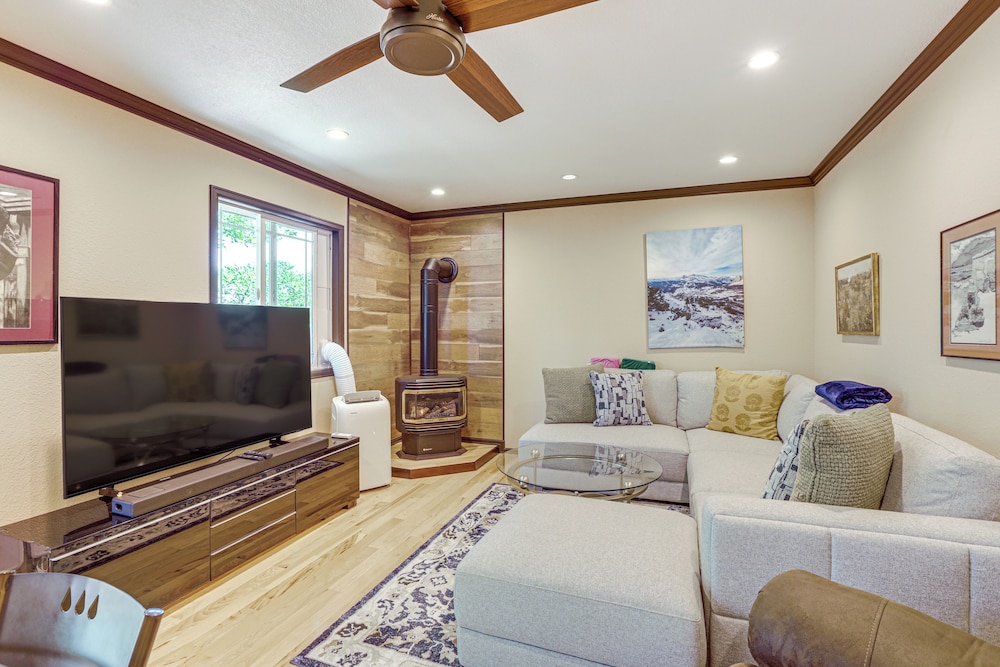 Pet-friendly Retreat W/ Fenced Yard In Aurora - Centennial, CO