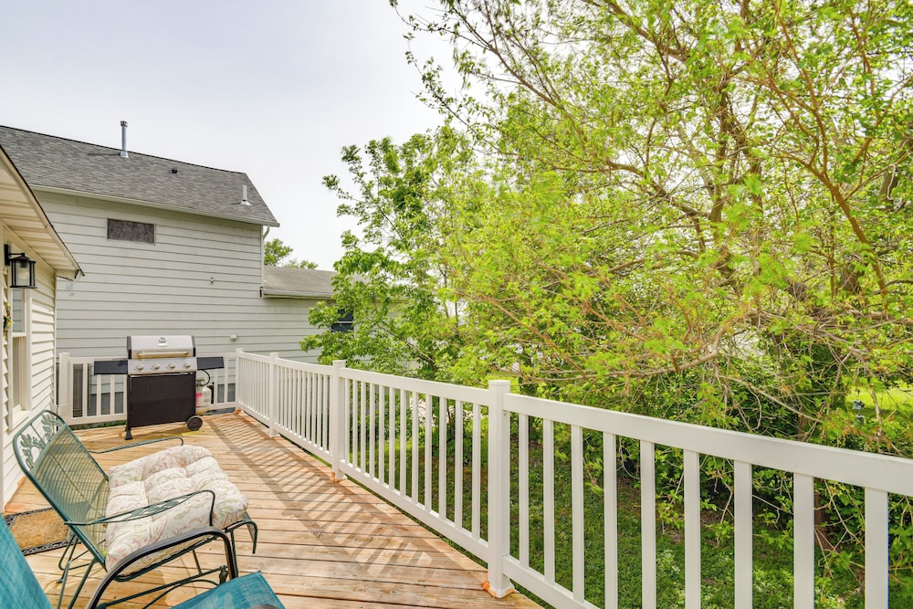 Mississippi River Retreat W/ Views: Walk To Water - Illinois