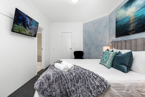 Stunning 1bdr Paradise - Gym Pool - Perth