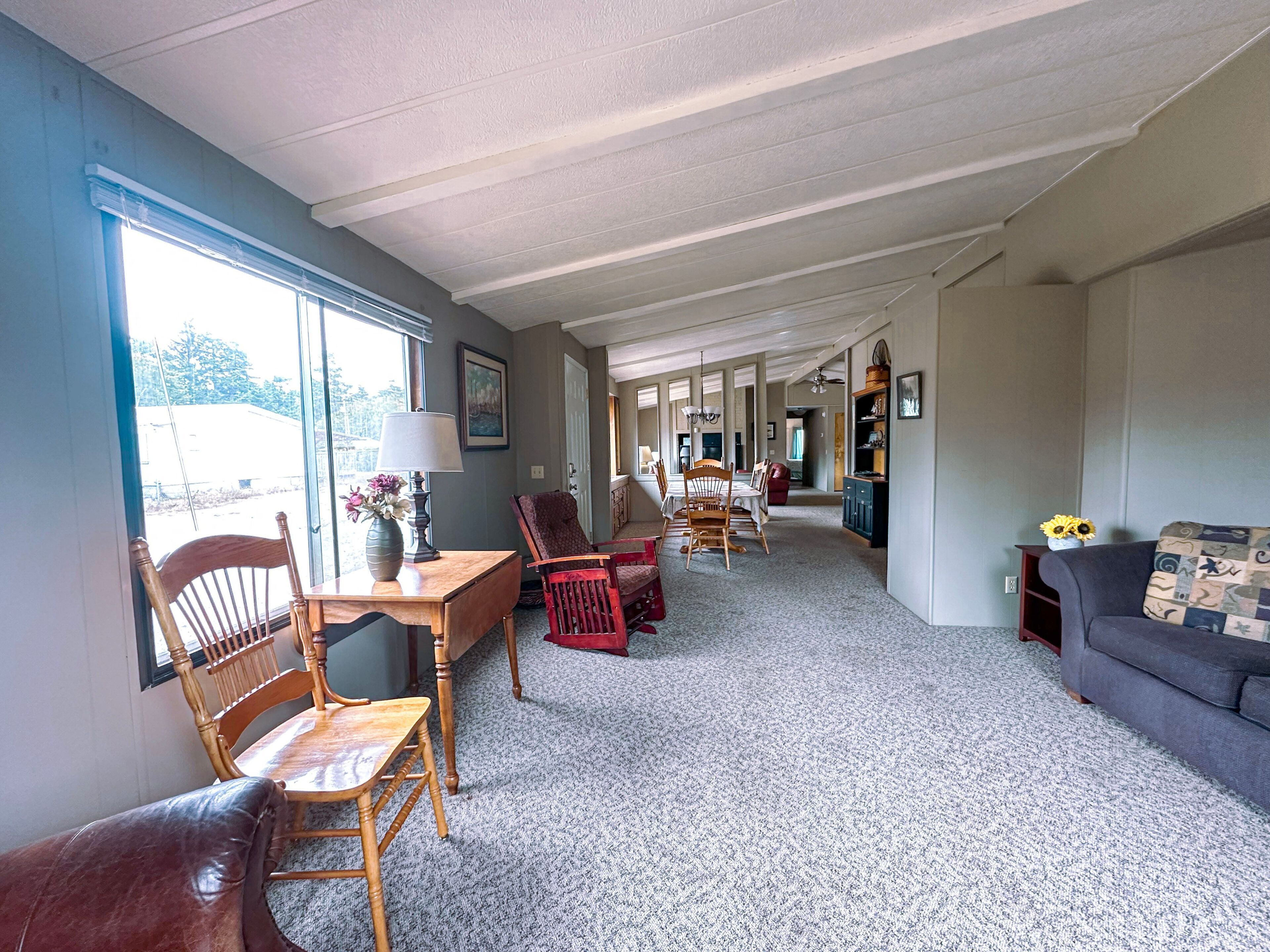 Pet Friendly - Columbus Empire House - Coos Bay, OR
