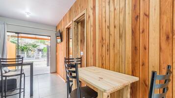 Vila básica | Opções para refeição ao ar livre