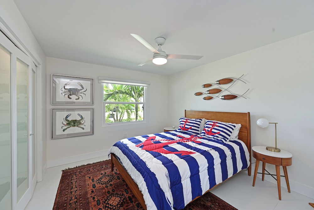 Beautiful Waterfront 3-bedroom house with dock space in serene Palmetto ...