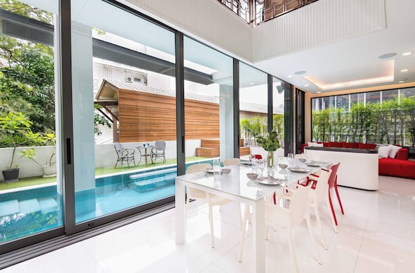 Modern Luxury Poolhaus With Lift - Bangkok