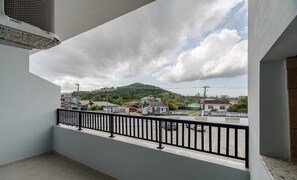 Apartamento Básico | Terrenos do alojamento