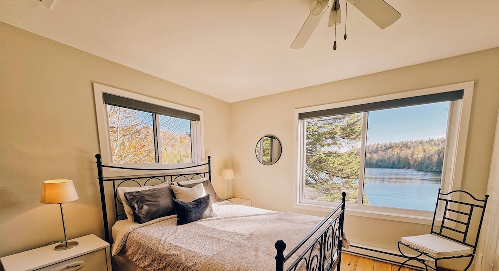 Dawn of the Lake – Saint-Adolphe-d'Howard - St-Adolphe-d'Howard | Vrbo