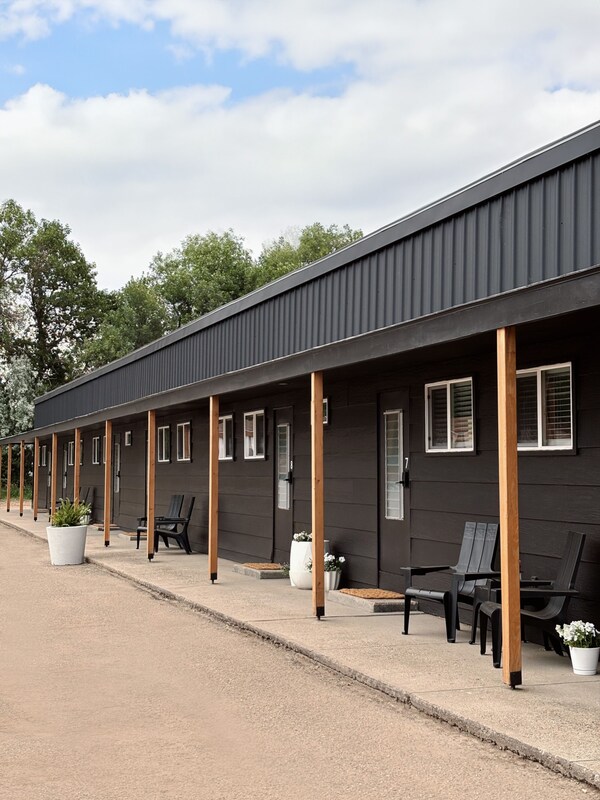 Motel Miles - Montana