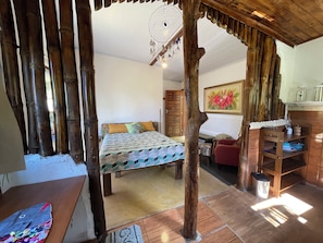 Suite Standard, lanai (alpendre havaiano), vista para o jardim | Roupa hipoalergénica, ferro/tábua de engomar, Wi-fi grátis 
