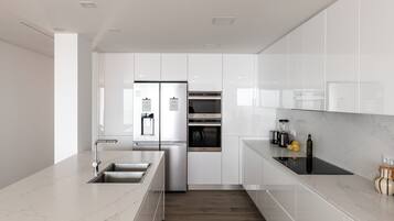 Villa, 4 quartos, piscina privativa, vista para o oceano | Cozinha privada