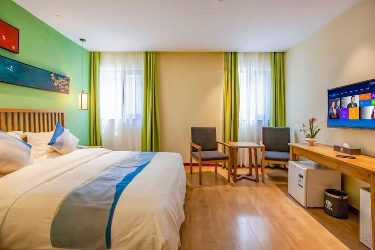 Quarto Duplo Comfort, 1 cama queen-size | Roupa de alta qualidade, edredões de penas, minibar grátis