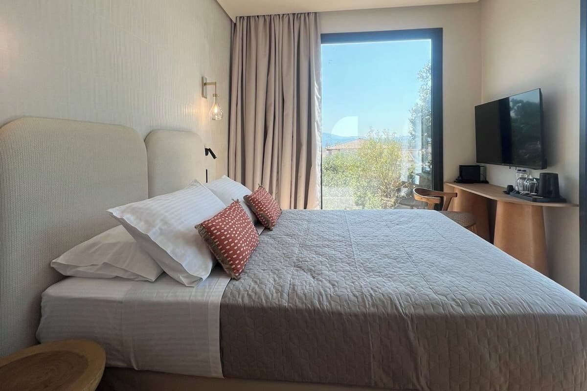 Quarto Superior | Wi-fi grátis, roupa de cama fornecida