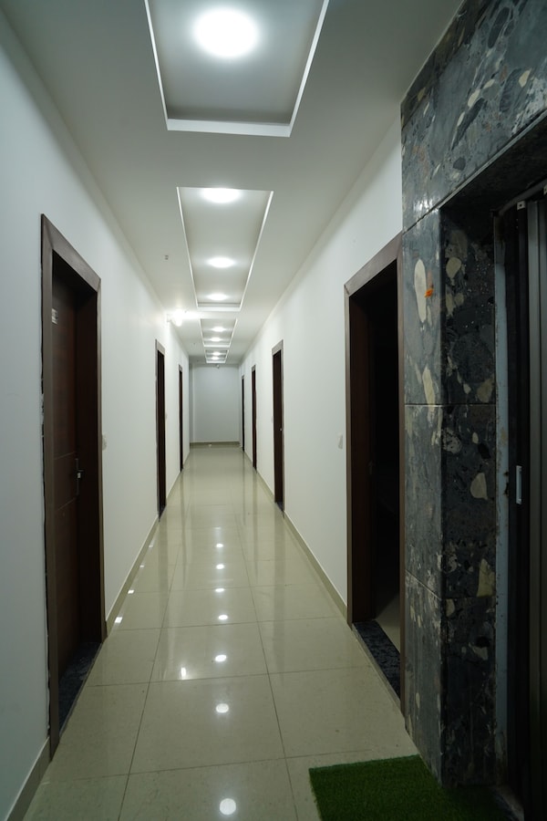 Hotel Mero Vrindavan - Vrindavan