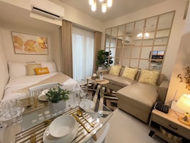 Apartamento em Condomínio Fechado, varanda, Vista para a cidade | Secretária adequada para computadores portáteis 