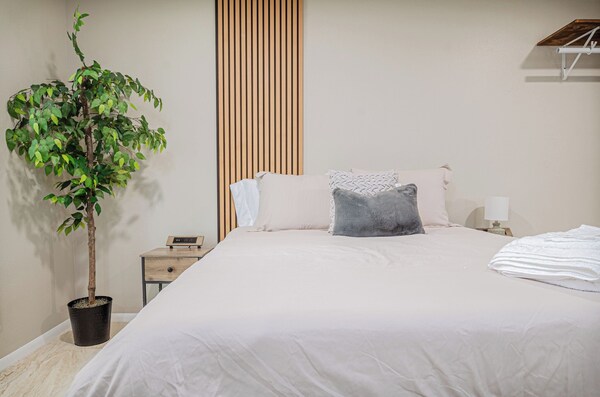 The Travelers Studio Columbus - Goat Rock Lake, GA