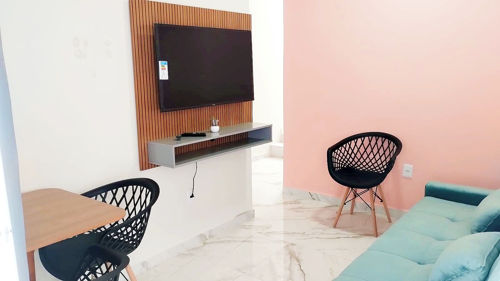 Estúdio Deluxe | Secretária adequada para computadores portáteis 