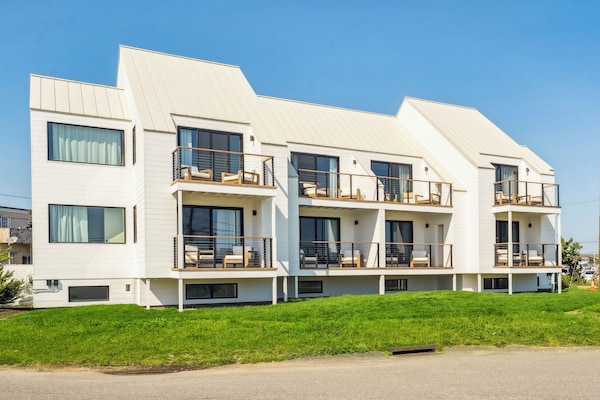 Offshore Residences - Camp Hero State Park, Montauk