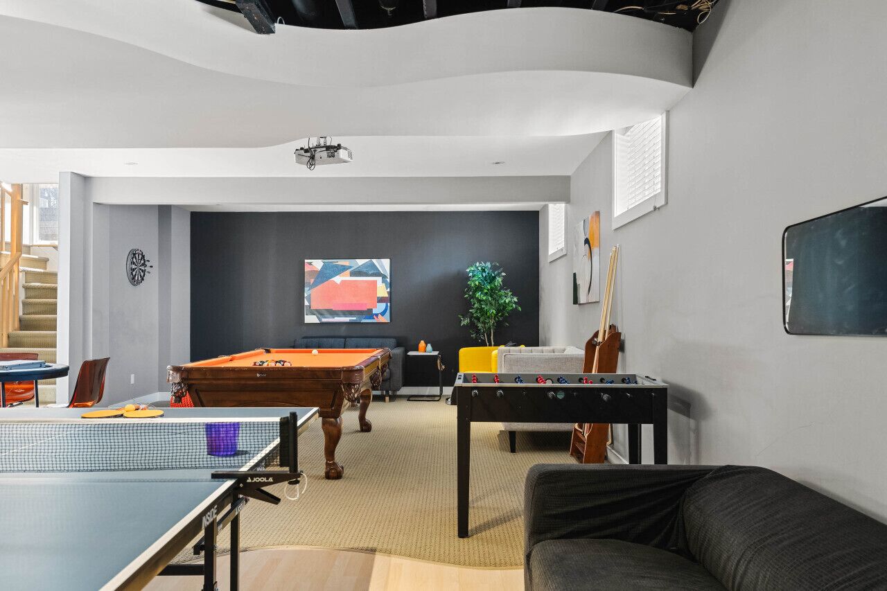 Ottawa`s Finest Mansion! - Ottawa