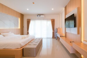 Suite, varanda | Secretária, Wi-fi grátis, roupa de cama fornecida 