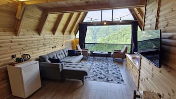 Bungalow Elite, pátio, vista para o vale | Secretária adequada para computadores portáteis