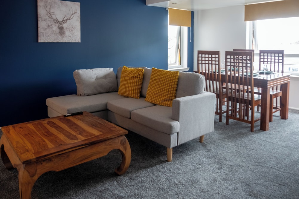 Modern Unit Cook  Work In Comfort - Motherwell