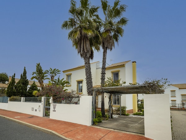 Spacious Chalet Close To The Beach - Andalousie