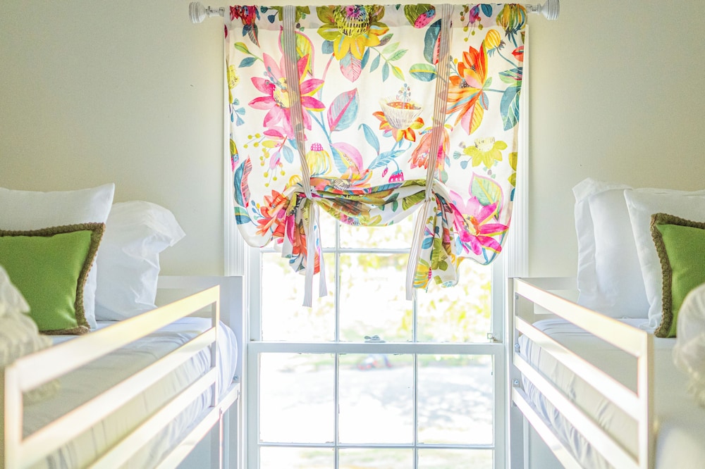 Crowning Glory W Pool & Gameroom - Columbus, GA